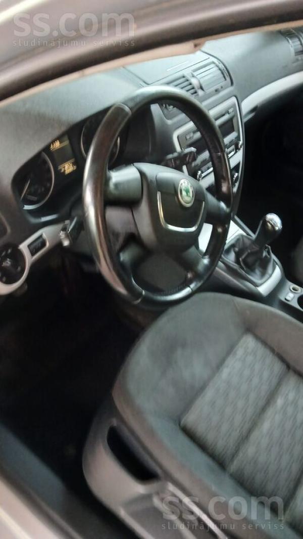 Skoda Octavia 2010 in Riga, with an engine capacity of 1.90 L and mileage of 203 thousand km for 4200 €, photo 8 on AUTOMOTO.COM.LV