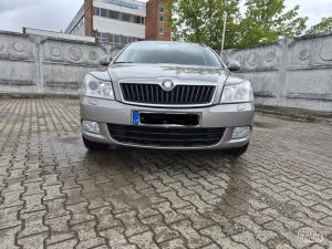 Skoda Octavia 2010 in Kaunas, with an engine capacity of 1.60 L and mileage of 392 thousand km for 2900 €, photo 3 on AUTOMOTO.COM.LV