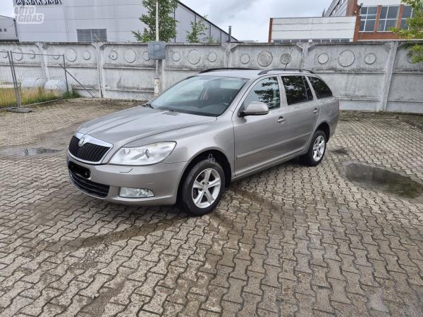 Skoda Octavia 2010 in Kaunas, with an engine capacity of 1.60 L and mileage of 392 thousand km for 2900 €, photo 3 on AUTOMOTO.COM.LV