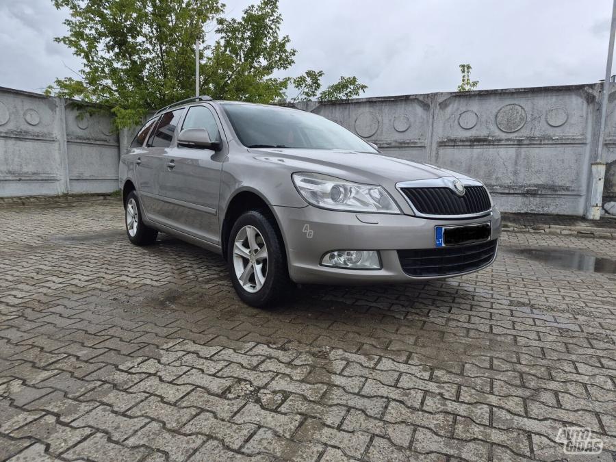 Skoda Octavia 2010 in Kaunas, with an engine capacity of 1.60 L and mileage of 392 thousand km for 2900 €, photo 6 on AUTOMOTO.COM.LV