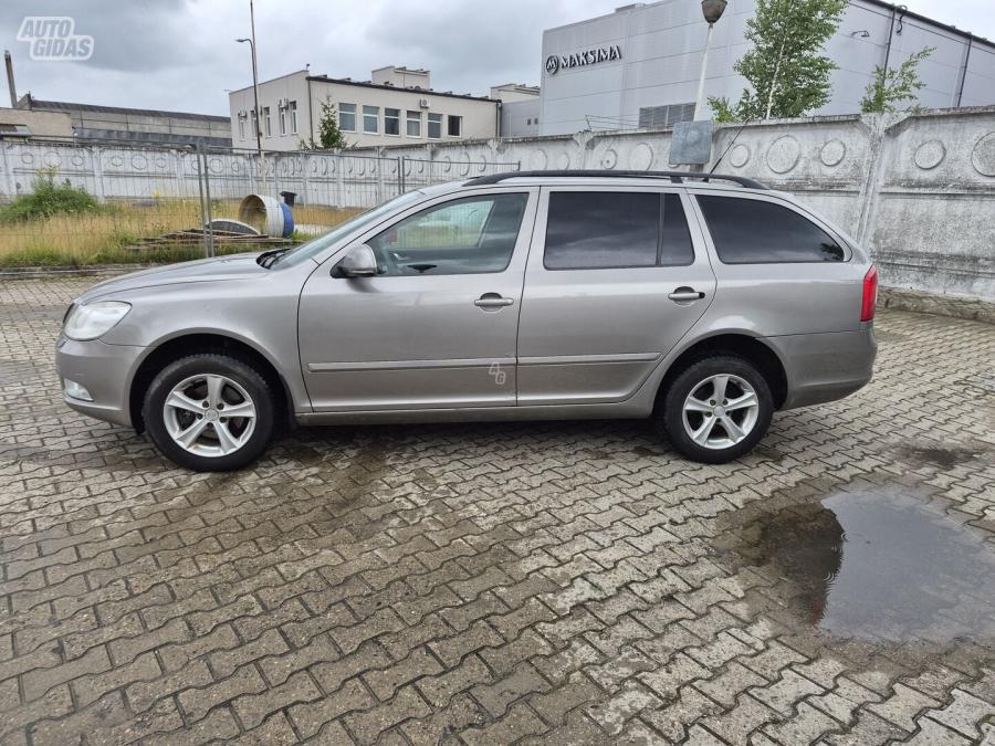 Skoda Octavia 2010 in Kaunas, with an engine capacity of 1.60 L and mileage of 392 thousand km for 2900 €, photo 11 on AUTOMOTO.COM.LV
