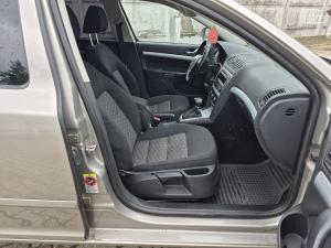 Skoda Octavia 2010 in Kaunas, with an engine capacity of 1.60 L and mileage of 392 thousand km for 2900 €, photo 15 on AUTOMOTO.COM.LV