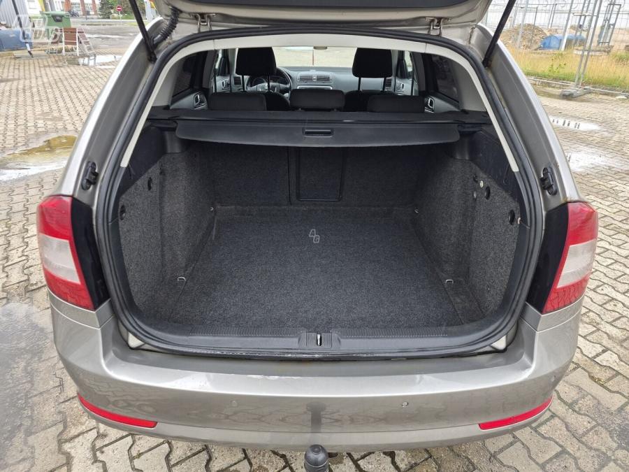 Skoda Octavia 2010 in Kaunas, with an engine capacity of 1.60 L and mileage of 392 thousand km for 2900 €, photo 17 on AUTOMOTO.COM.LV