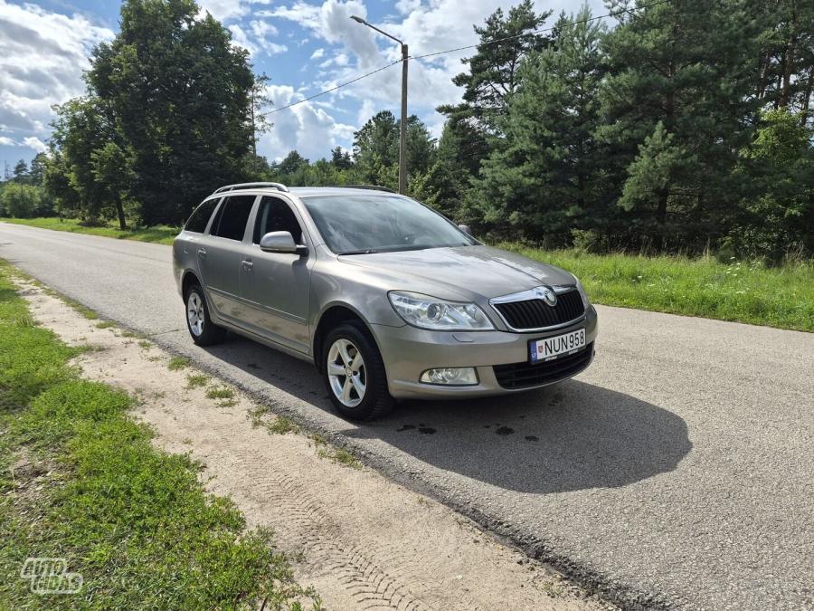 Skoda Octavia 2010 in Kaunas, with an engine capacity of 1.60 L and mileage of 392 thousand km for 2700 €, photo 5 on AUTOMOTO.COM.LV