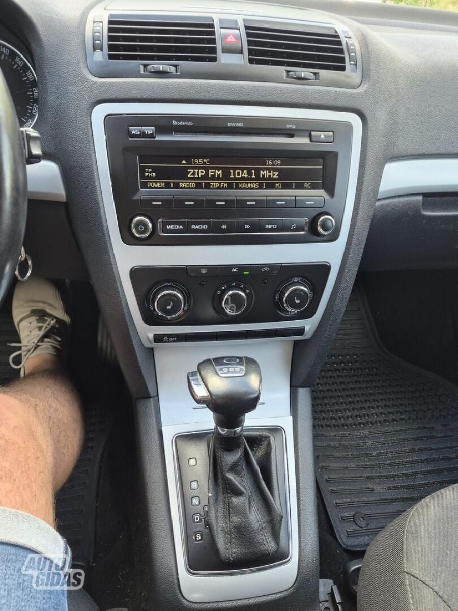 Skoda Octavia 2010 Kauņa, ar dzinēja tilpumu 1.60 L un nobraukumu 392 tūkst. km par 3200 €, foto 13 vietnē AUTOMOTO.COM.LV