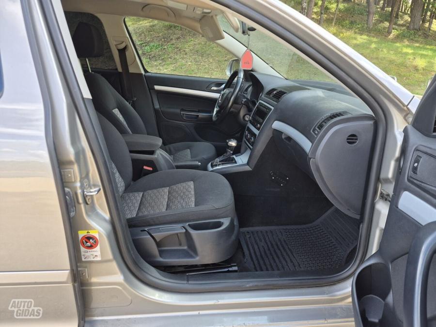 Skoda Octavia 2010 Kauņa, ar dzinēja tilpumu 1.60 L un nobraukumu 392 tūkst. km par 3200 €, foto 15 vietnē AUTOMOTO.COM.LV
