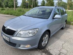 Skoda Octavia 2011 Ogre, ar dzinēja tilpumu 1.60 L un nobraukumu 293 tūkst. km par 2700 €, foto 3 vietnē AUTOMOTO.COM.LV