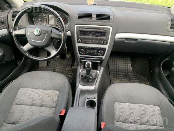 Skoda Octavia 2011 Ogre, ar dzinēja tilpumu 1.60 L un nobraukumu 293 tūkst. km par 2700 €, foto 10 vietnē AUTOMOTO.COM.LV