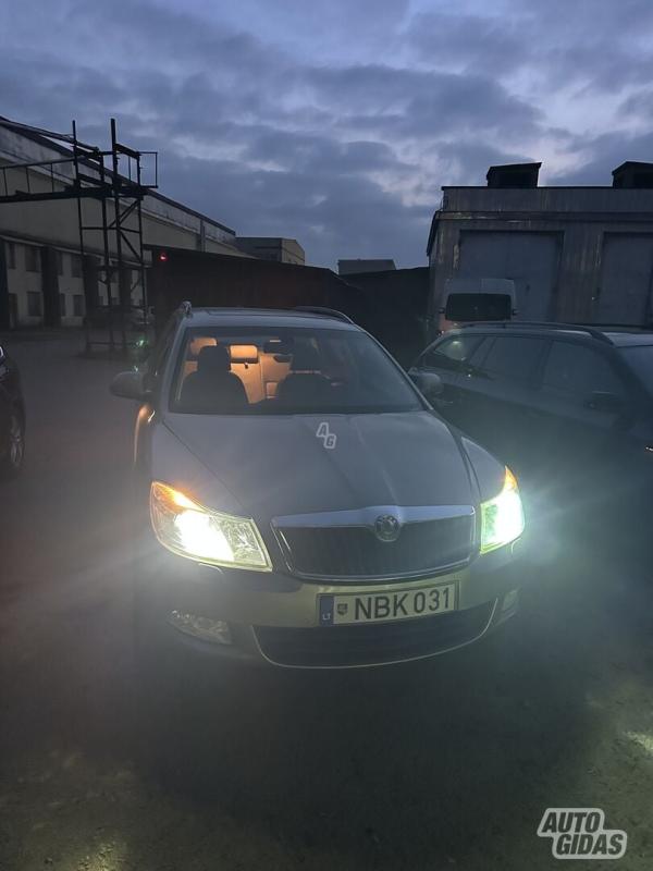 Skoda Octavia 2011 in Kaunas, with an engine capacity of 2.00 L and mileage of 390 thousand km for 4300 €, photo 10 on AUTOMOTO.COM.LV