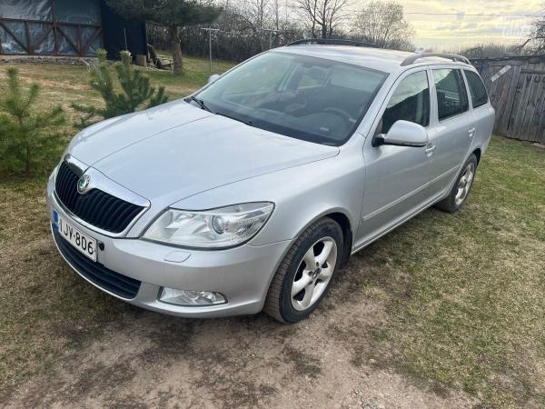 Skoda Octavia 2011 in Marijampole, with an engine capacity of 1.60 L and mileage of 380 thousand km for 2250 €, photo 2 on AUTOMOTO.COM.LV