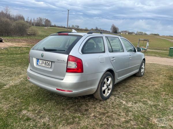 Skoda Octavia 2011 in Marijampole, with an engine capacity of 1.60 L and mileage of 380 thousand km for 2250 €, photo 3 on AUTOMOTO.COM.LV