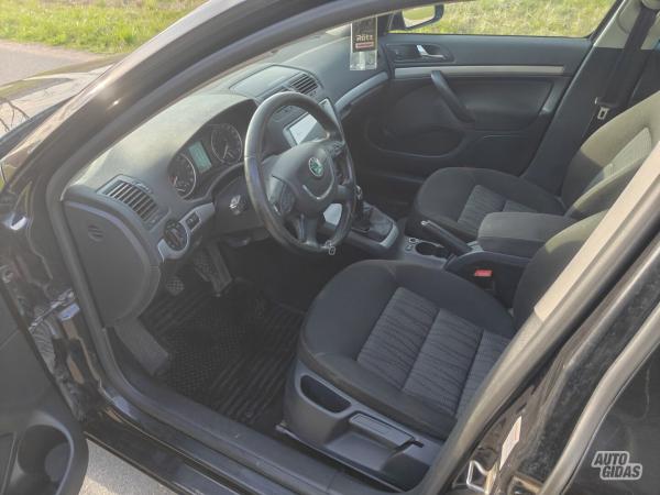 Skoda Octavia 2011 in Alytus, with an engine capacity of 1.60 L and mileage of 380 thousand km for 3400 €, photo 10 on AUTOMOTO.COM.LV