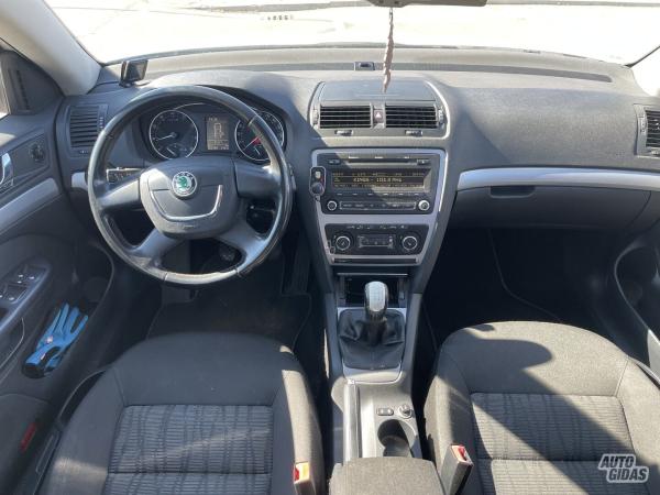 Skoda Octavia 2011 in Mazeikiai, with an engine capacity of 1.80 L and mileage of 226 thousand km for 2399 €, photo 5 on AUTOMOTO.COM.LV