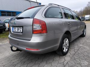 Skoda Octavia 2011 in Radviliskis, with an engine capacity of 2.00 L and mileage of 301 thousand km for 3999 €, photo 5 on AUTOMOTO.COM.LV