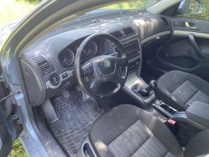 Skoda Octavia 2011 in Marijampole, with an engine capacity of 1.60 L and mileage of 360 thousand km for 1555 €, photo 7 on AUTOMOTO.COM.LV