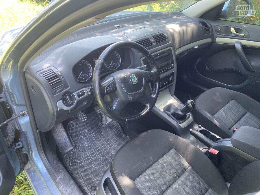 Skoda Octavia 2011 in Marijampole, with an engine capacity of 1.60 L and mileage of 360 thousand km for 1555 €, photo 7 on AUTOMOTO.COM.LV