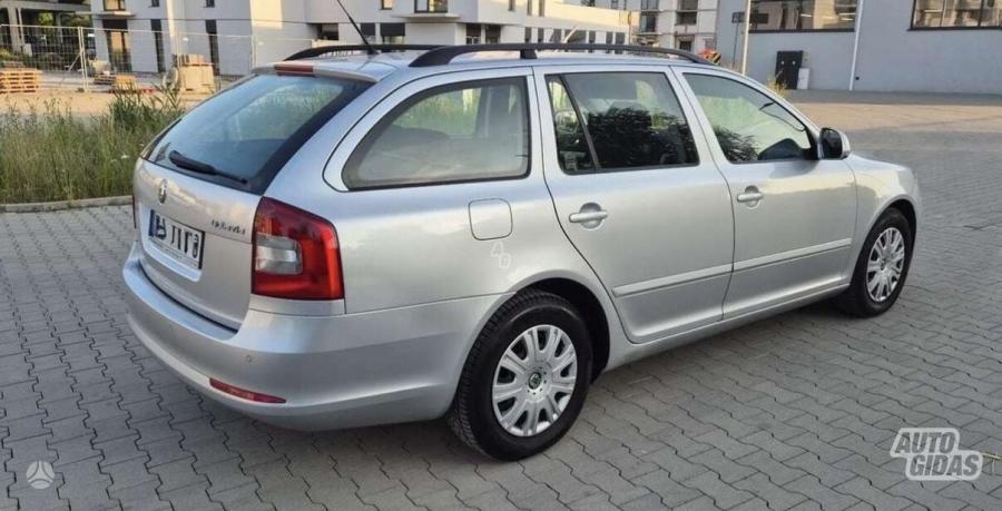 Шкода Октавия 2011 в Вильнюс, объемом двигателя 1.90 л и пробегом 300 тыс. км за 2000 €, фото 5 на AUTOMOTO.COM.LV