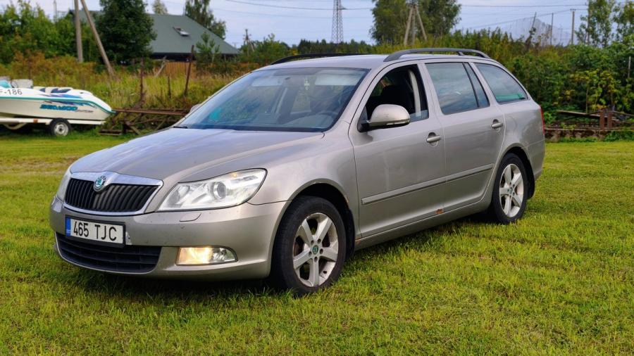 Skoda Octavia 2011 in Johvi, with an engine capacity of 1.60 L and mileage of 176 thousand km for 3500 €, photo 7 on AUTOMOTO.COM.LV