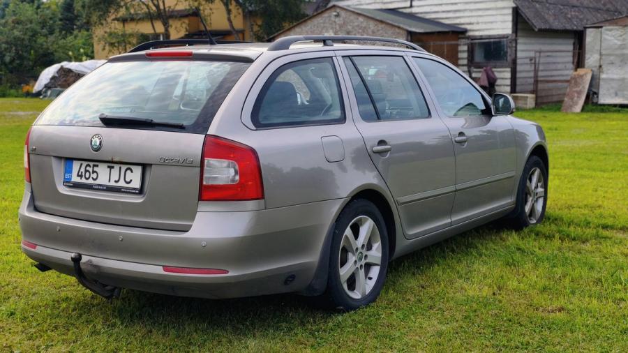 Skoda Octavia 2011 in Johvi, with an engine capacity of 1.60 L and mileage of 176 thousand km for 3500 €, photo 10 on AUTOMOTO.COM.LV