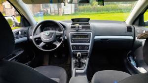 Skoda Octavia 2011 in Johvi, with an engine capacity of 1.60 L and mileage of 176 thousand km for 3500 €, photo 11 on AUTOMOTO.COM.LV