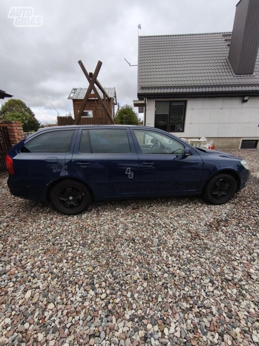 Skoda Octavia 2011 in Sakiai, with an engine capacity of 1.60 L and mileage of 263 thousand km for 1600 €, photo 4 on AUTOMOTO.COM.LV