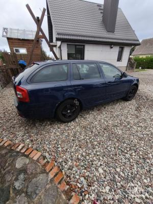 Skoda Octavia 2011 in Sakiai, with an engine capacity of 1.60 L and mileage of 263 thousand km for 1600 €, photo 5 on AUTOMOTO.COM.LV