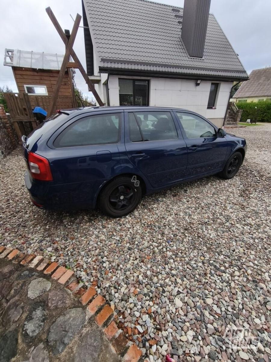 Skoda Octavia 2011 in Sakiai, with an engine capacity of 1.60 L and mileage of 263 thousand km for 1600 €, photo 5 on AUTOMOTO.COM.LV