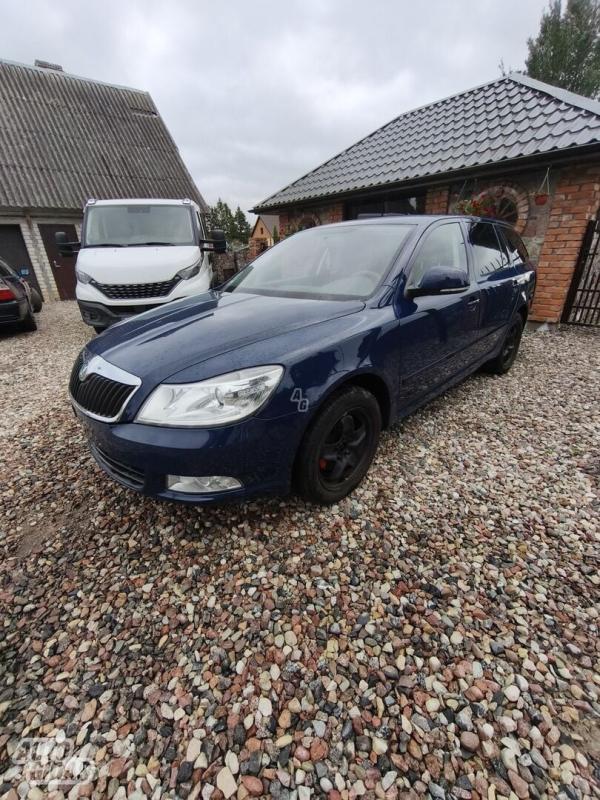 Skoda Octavia 2011 in Sakiai, with an engine capacity of 1.60 L and mileage of 263 thousand km for 1600 €, photo 10 on AUTOMOTO.COM.LV