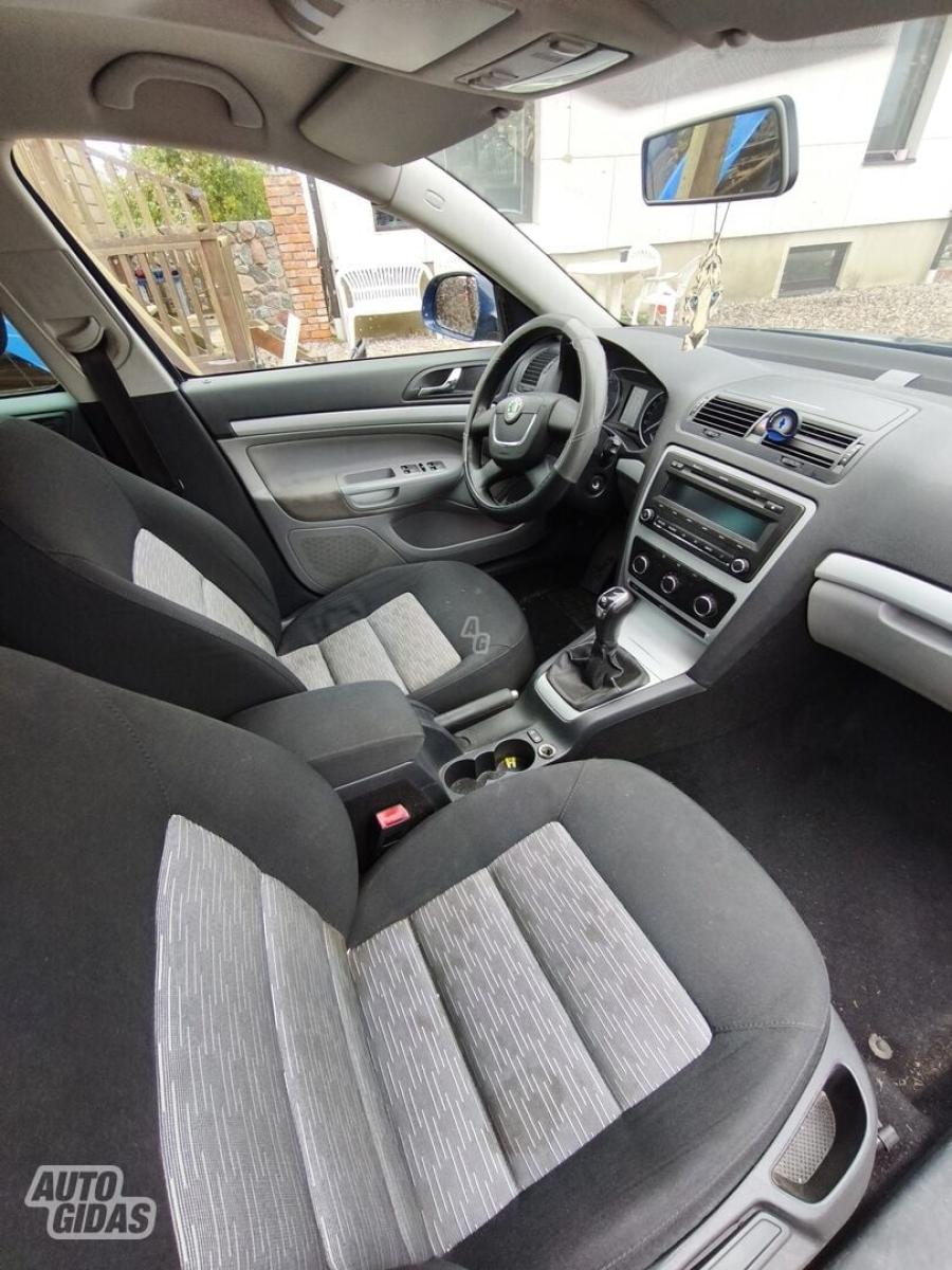 Skoda Octavia 2011 in Sakiai, with an engine capacity of 1.60 L and mileage of 263 thousand km for 1600 €, photo 14 on AUTOMOTO.COM.LV