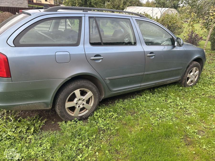 Skoda Octavia 2011 in Marijampole, with an engine capacity of 1.60 L and mileage of 379 thousand km for 2299 €, photo 6 on AUTOMOTO.COM.LV