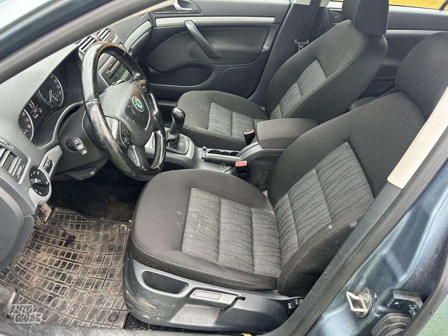 Skoda Octavia 2011 in Marijampole, with an engine capacity of 1.60 L and mileage of 379 thousand km for 2299 €, photo 9 on AUTOMOTO.COM.LV