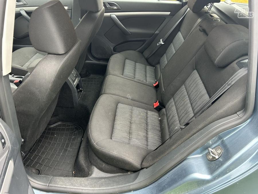 Skoda Octavia 2011 in Marijampole, with an engine capacity of 1.60 L and mileage of 379 thousand km for 2299 €, photo 10 on AUTOMOTO.COM.LV
