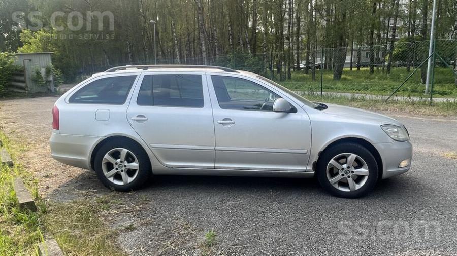 Skoda Octavia 2012 in Riga, with an engine capacity of 1.60 L and mileage of 482 thousand km for 2700 €, photo 4 on AUTOMOTO.COM.LV
