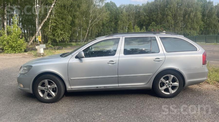 Skoda Octavia 2012 in Riga, with an engine capacity of 1.60 L and mileage of 482 thousand km for 2700 €, photo 5 on AUTOMOTO.COM.LV