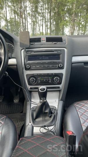 Skoda Octavia 2012 in Riga, with an engine capacity of 1.60 L and mileage of 482 thousand km for 2700 €, photo 8 on AUTOMOTO.COM.LV