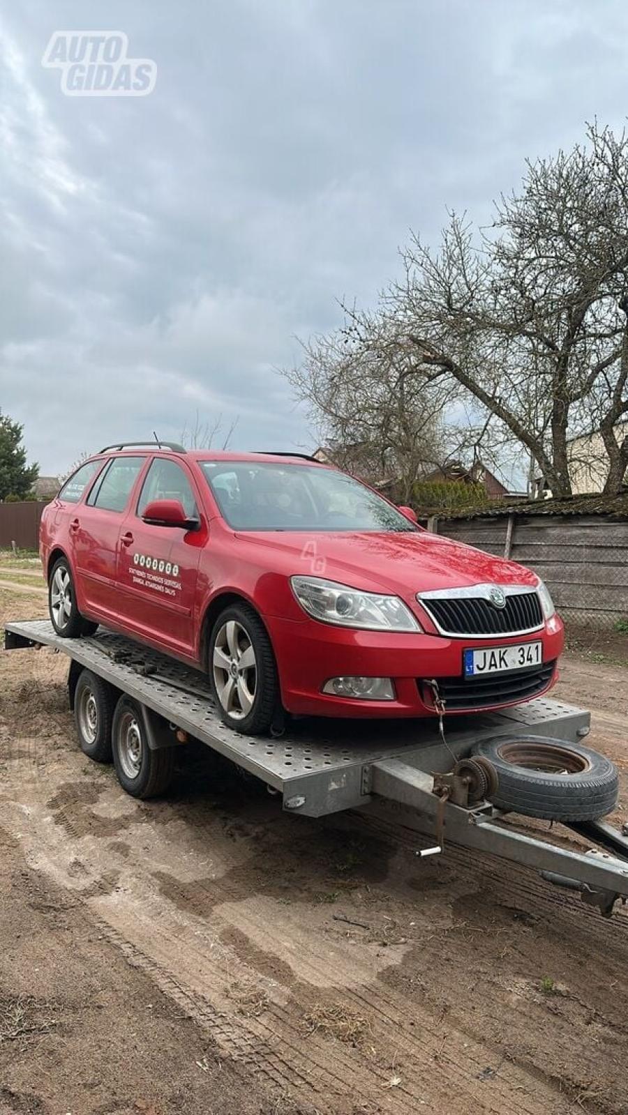Skoda Octavia 2012 in Kaunas, with an engine capacity of 2.00 L and mileage of 399 thousand km for 950 €, photo 3 on AUTOMOTO.COM.LV