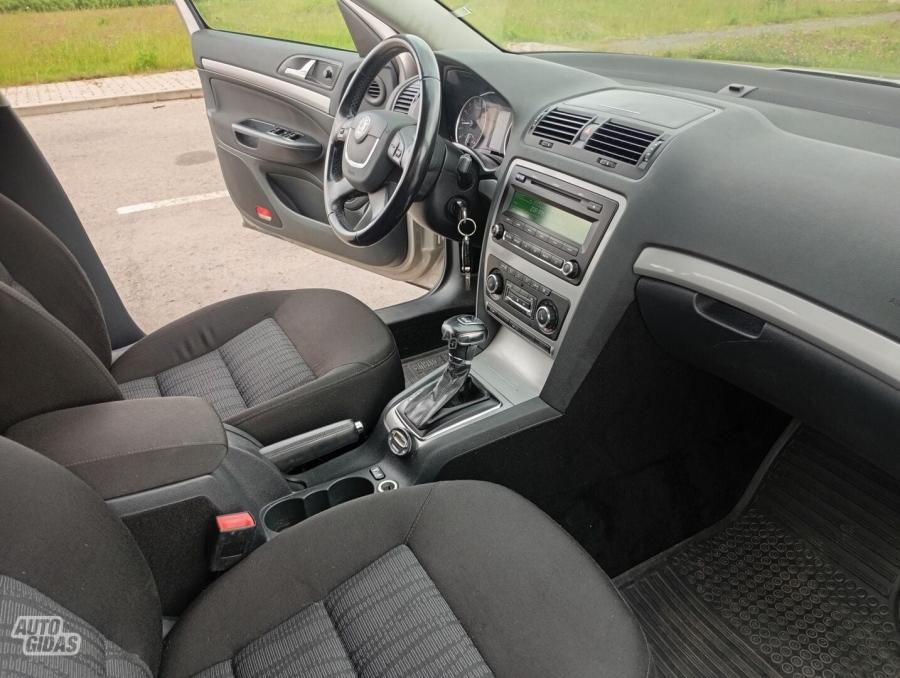 Skoda Octavia 2013 in Vilnius, with an engine capacity of 1.60 L and mileage of 276 thousand km for 3900 €, photo 20 on AUTOMOTO.COM.LV
