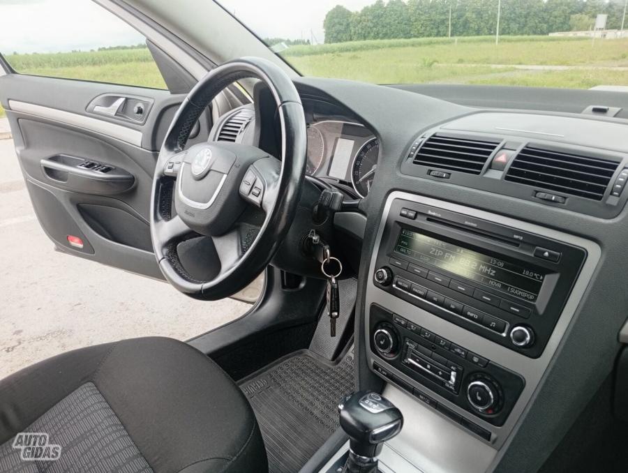 Skoda Octavia 2013 in Vilnius, with an engine capacity of 1.60 L and mileage of 276 thousand km for 3900 €, photo 21 on AUTOMOTO.COM.LV