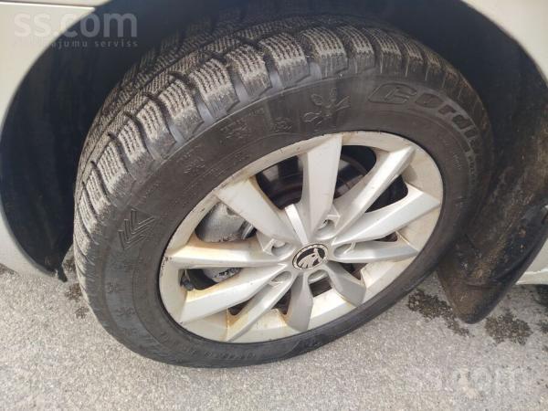 Skoda Octavia 2013 in Riga, with an engine capacity of 1.60 L and mileage of 325 thousand km for 3200 €, photo 6 on AUTOMOTO.COM.LV