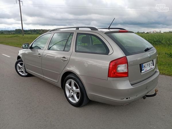 Skoda Octavia 2013 in Vilnius, with an engine capacity of 1.60 L and mileage of 286 thousand km for 3900 €, photo 4 on AUTOMOTO.COM.LV