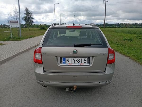 Skoda Octavia 2013 in Vilnius, with an engine capacity of 1.60 L and mileage of 286 thousand km for 3900 €, photo 6 on AUTOMOTO.COM.LV