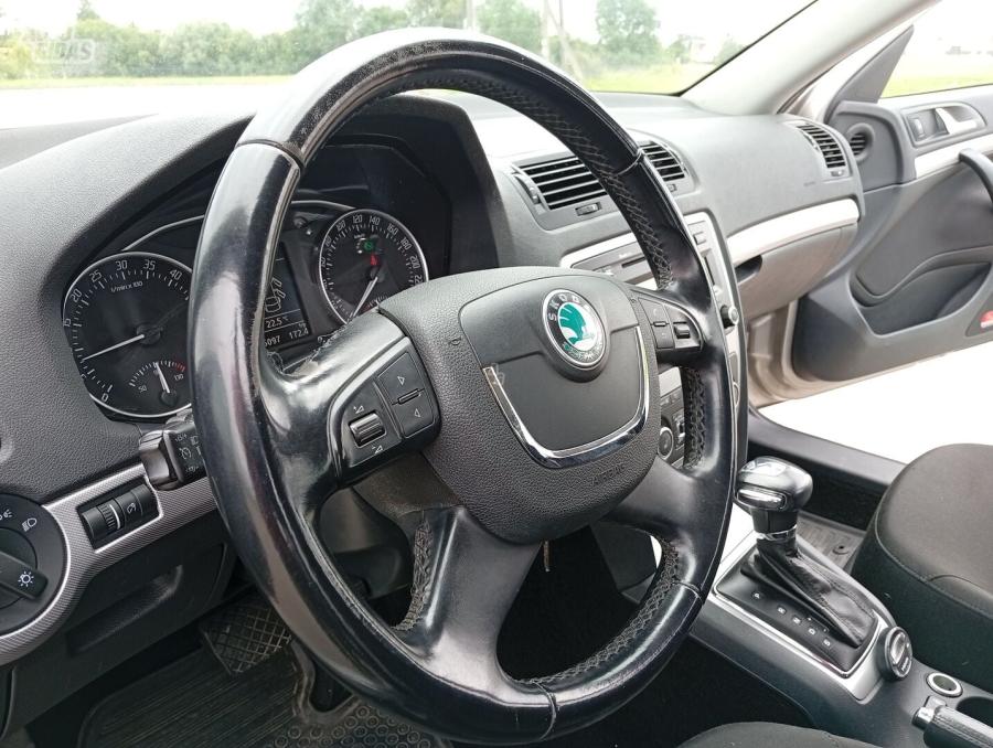 Skoda Octavia 2013 in Vilnius, with an engine capacity of 1.60 L and mileage of 286 thousand km for 3550 €, photo 21 on AUTOMOTO.COM.LV