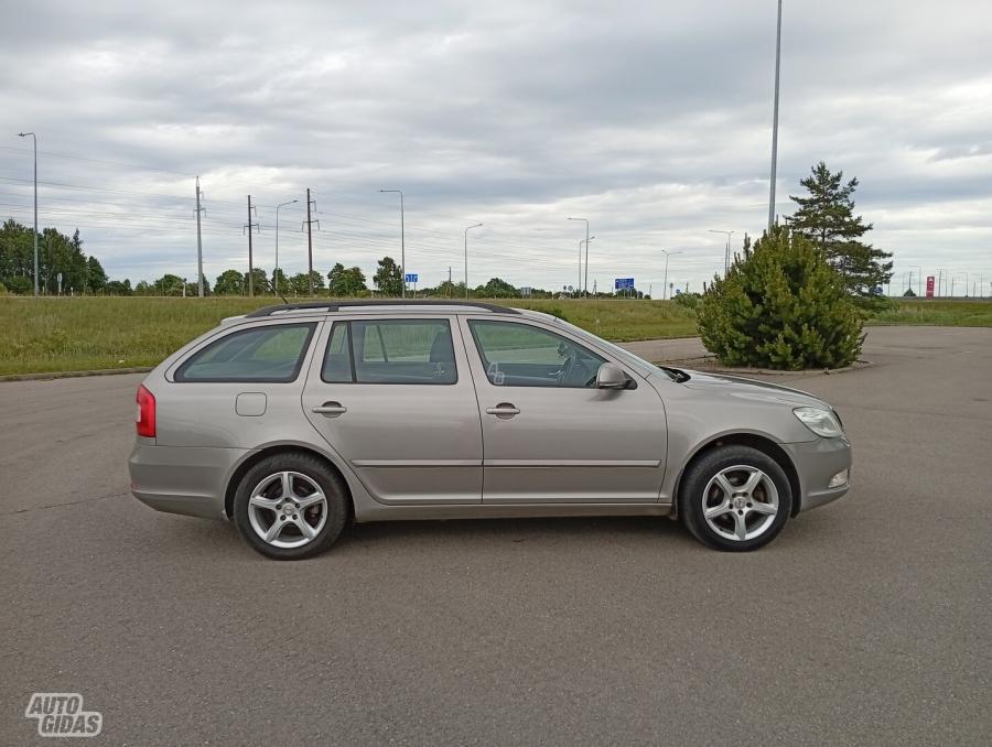 Skoda Octavia 2013 in Vilnius, with an engine capacity of 1.60 L and mileage of 286 thousand km for 3550 €, photo 9 on AUTOMOTO.COM.LV