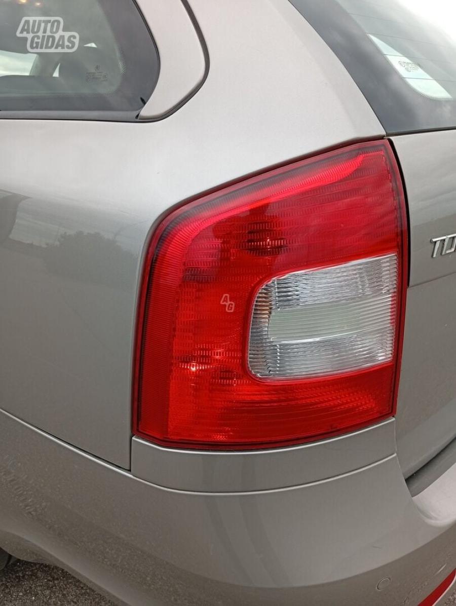 Skoda Octavia 2013 in Vilnius, with an engine capacity of 1.60 L and mileage of 286 thousand km for 3550 €, photo 32 on AUTOMOTO.COM.LV