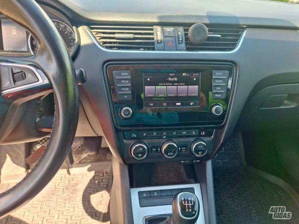 Skoda Octavia 2013 in Vilnius, with an engine capacity of 1.60 L and mileage of 325 thousand km for 2900 €, photo 8 on AUTOMOTO.COM.LV