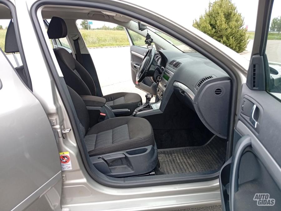 Skoda Octavia 2013 in Vilnius, with an engine capacity of 1.60 L and mileage of 286 thousand km for 3750 €, photo 21 on AUTOMOTO.COM.LV