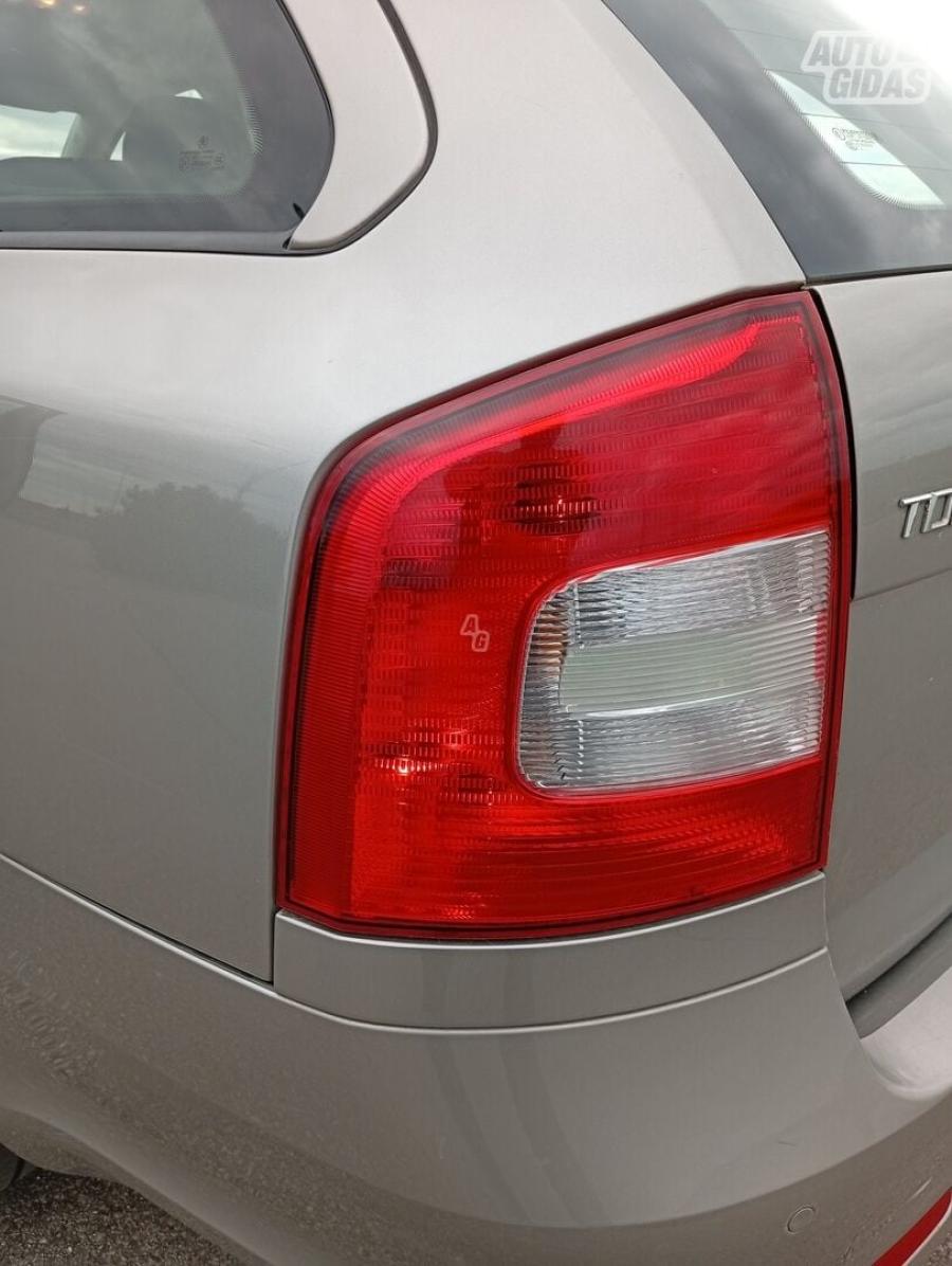 Skoda Octavia 2013 in Vilnius, with an engine capacity of 1.60 L and mileage of 286 thousand km for 3750 €, photo 36 on AUTOMOTO.COM.LV