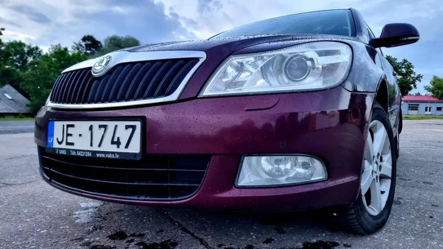 Skoda Octavia 2013 in Cesis, with an engine capacity of 2.00 L and mileage of 317 thousand km for 3600 €, photo 10 on AUTOMOTO.COM.LV