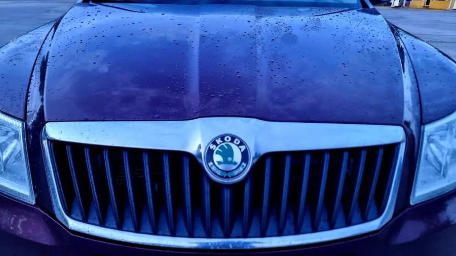 Skoda Octavia 2013 in Cesis, with an engine capacity of 2.00 L and mileage of 317 thousand km for 3600 €, photo 21 on AUTOMOTO.COM.LV