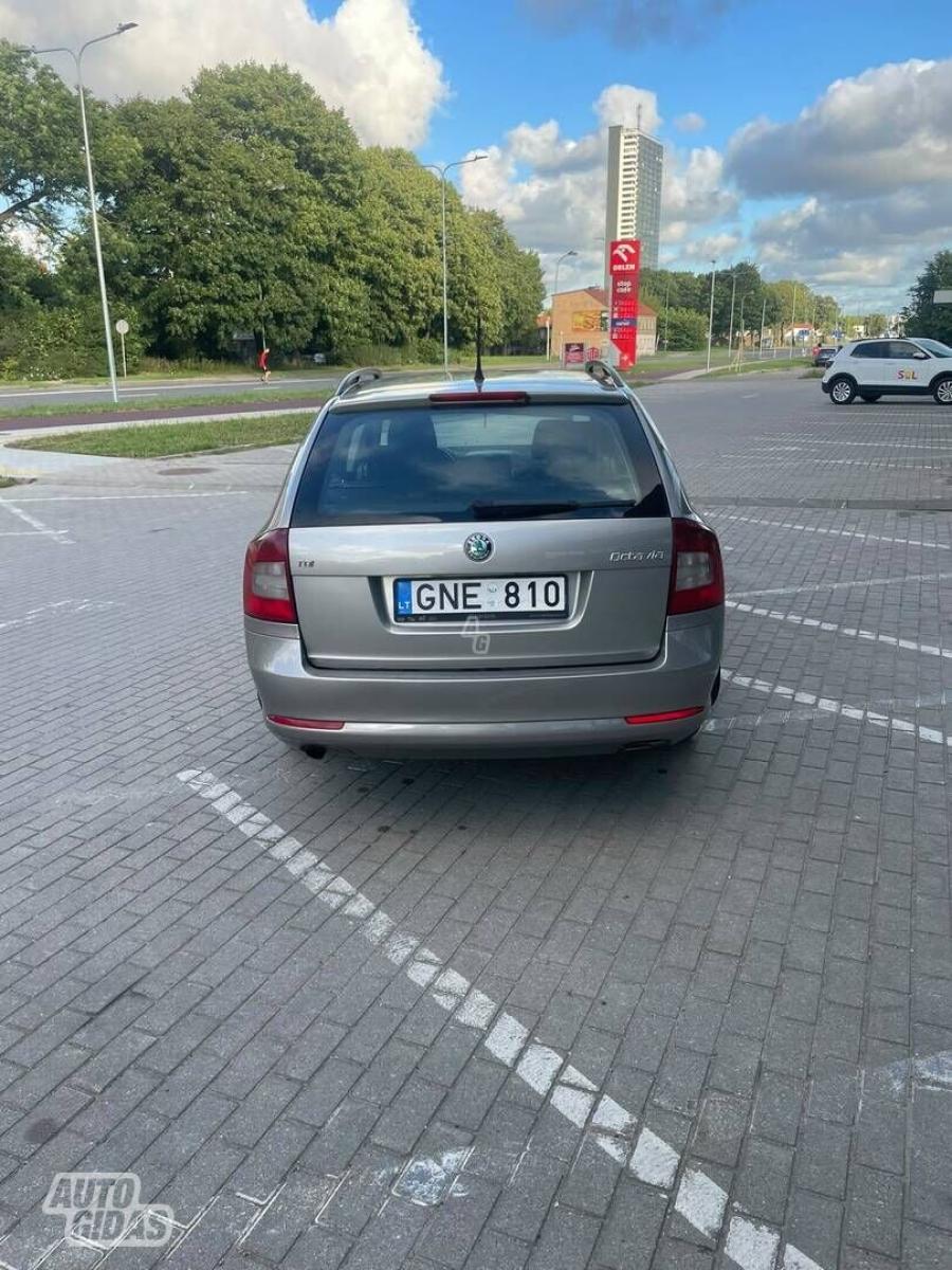 Skoda Octavia 2013 in Klaipeda, with an engine capacity of 1.60 L and mileage of 330 thousand km for 2500 €, photo 4 on AUTOMOTO.COM.LV